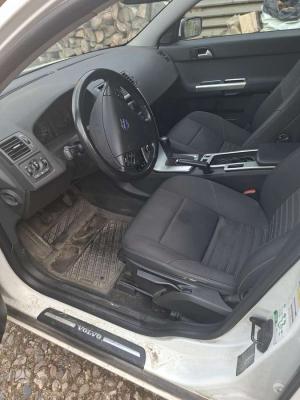 White Volvo V50 2011 in Zarasai, with an engine capacity of 2.00 L and mileage of 344 thousand km for 2100 €, photo  on AUTOMOTO.COM.LV