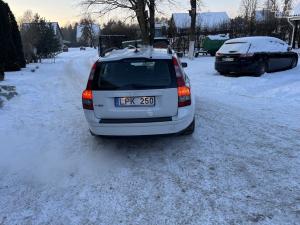 Balts Volvo V50 2005 Šauļi, ar dzinēja tilpumu 2.00 L un nobraukumu 325 tūkst. km par 1650 €, foto 5 vietnē AUTOMOTO.COM.LV
