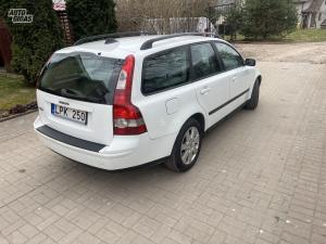 White Volvo V50 2005 in Siauliai, with an engine capacity of 2.00 L and mileage of 326 thousand km for 1700 €, photo 6 on AUTOMOTO.COM.LV