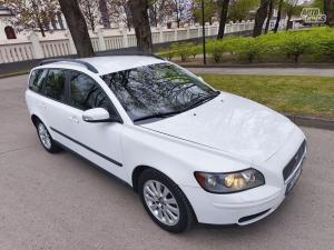 Balts Volvo V50 2006 Tauragė, ar dzinēja tilpumu 2.00 L un nobraukumu 273 tūkst. km par 1580 €, foto  vietnē AUTOMOTO.COM.LV