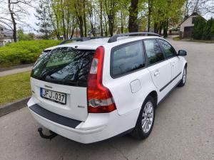 Balts Volvo V50 2006 Tauragė, ar dzinēja tilpumu 2.00 L un nobraukumu 273 tūkst. km par 1580 €, foto 4 vietnē AUTOMOTO.COM.LV