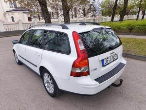 Balts Volvo V50 2006 Tauragė, ar dzinēja tilpumu 2.00 L un nobraukumu 273 tūkst. km par 1580 €, foto 5 vietnē AUTOMOTO.COM.LV