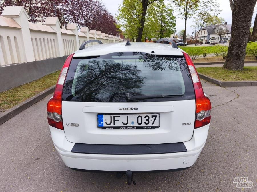 Balts Volvo V50 2006 Tauragė, ar dzinēja tilpumu 2.00 L un nobraukumu 273 tūkst. km par 1580 €, foto 7 vietnē AUTOMOTO.COM.LV