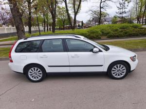 Balts Volvo V50 2006 Tauragė, ar dzinēja tilpumu 2.00 L un nobraukumu 273 tūkst. km par 1580 €, foto 8 vietnē AUTOMOTO.COM.LV