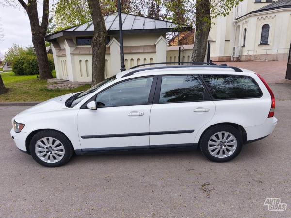 White Volvo V50 2006 in Taurage, with an engine capacity of 2.00 L and mileage of 273 thousand km for 1580 €, photo 8 on AUTOMOTO.COM.LV
