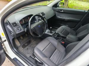 Balts Volvo V50 2006 Tauragė, ar dzinēja tilpumu 2.00 L un nobraukumu 273 tūkst. km par 1580 €, foto 10 vietnē AUTOMOTO.COM.LV