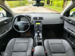 Balts Volvo V50 2006 Tauragė, ar dzinēja tilpumu 2.00 L un nobraukumu 273 tūkst. km par 1580 €, foto 12 vietnē AUTOMOTO.COM.LV