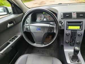 Balts Volvo V50 2006 Tauragė, ar dzinēja tilpumu 2.00 L un nobraukumu 273 tūkst. km par 1580 €, foto 13 vietnē AUTOMOTO.COM.LV