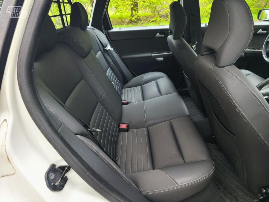 Balts Volvo V50 2006 Tauragė, ar dzinēja tilpumu 2.00 L un nobraukumu 273 tūkst. km par 1580 €, foto 15 vietnē AUTOMOTO.COM.LV
