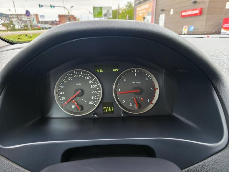 Balts Volvo V50 2006 Tauragė, ar dzinēja tilpumu 2.00 L un nobraukumu 273 tūkst. km par 1580 €, foto 16 vietnē AUTOMOTO.COM.LV