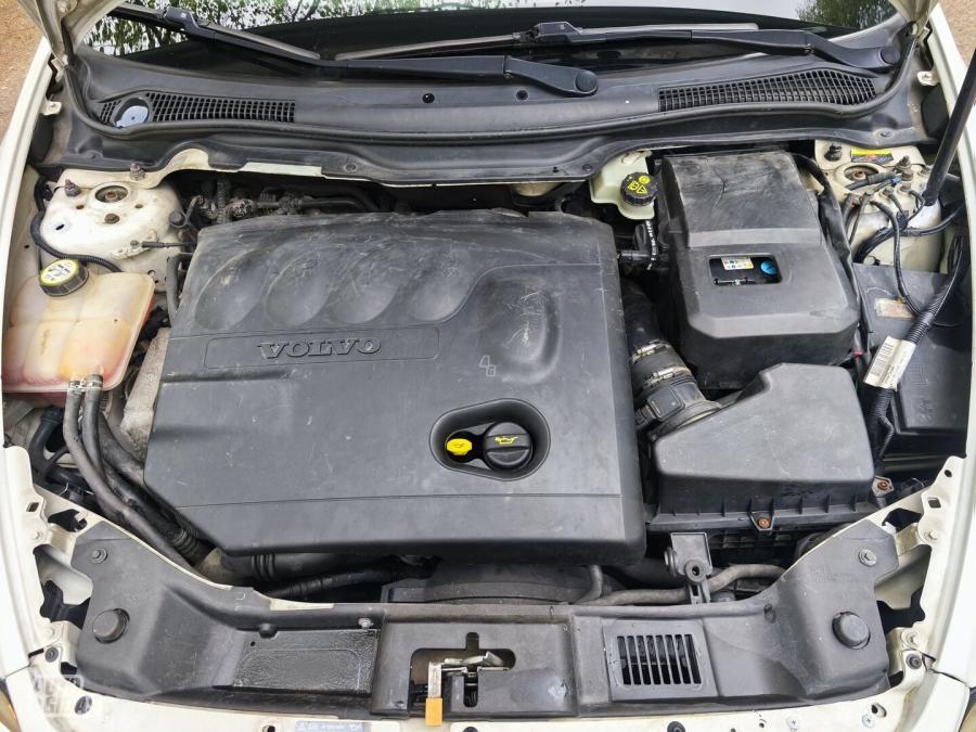 Balts Volvo V50 2006 Tauragė, ar dzinēja tilpumu 2.00 L un nobraukumu 273 tūkst. km par 1580 €, foto 21 vietnē AUTOMOTO.COM.LV