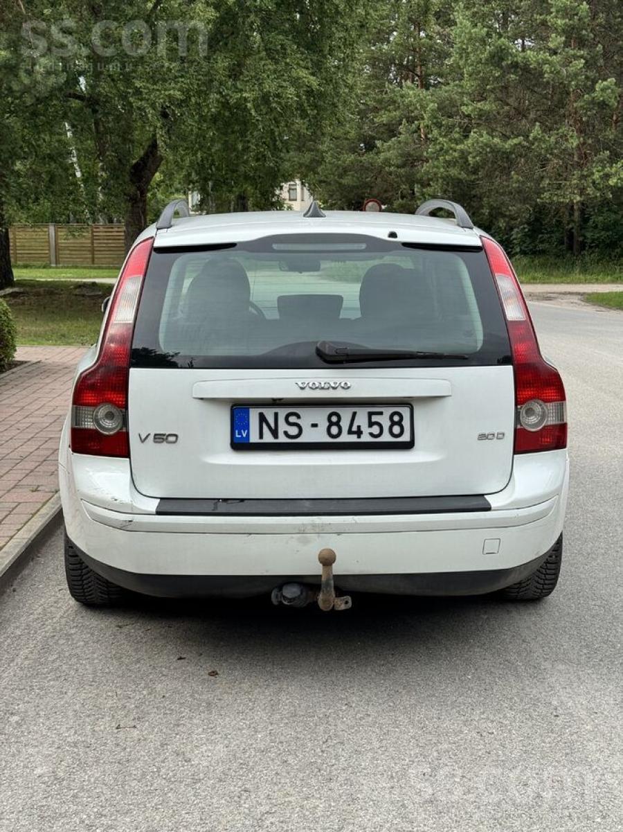 Balts Volvo V50 2006 Jūrmala, ar dzinēja tilpumu 2.00 L un nobraukumu 350 tūkst. km par 1100 €, foto 7 vietnē AUTOMOTO.COM.LV
