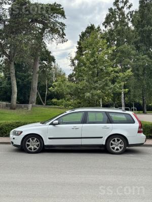 Balts Volvo V50 2006 Jūrmala, ar dzinēja tilpumu 2.00 L un nobraukumu 350 tūkst. km par 1100 €, foto 8 vietnē AUTOMOTO.COM.LV