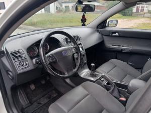 White Volvo V50 2006 in Alytus, with an engine capacity of 2.00 L and mileage of 410 thousand km for 1350 €, photo 10 on AUTOMOTO.COM.LV