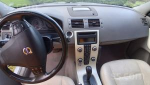 White Volvo V50 2007 in Talsi, with an engine capacity of 2.40 L and mileage of 343 thousand km for 2200 €, photo 7 on AUTOMOTO.COM.LV