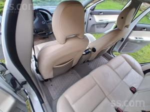White Volvo V50 2007 in Talsi, with an engine capacity of 2.40 L and mileage of 343 thousand km for 2200 €, photo 12 on AUTOMOTO.COM.LV