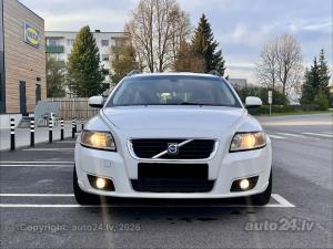White Volvo V50 2008 in Tartu, with an engine capacity of 2.40 L and mileage of 335 thousand km for 2900 €, photo 6 on AUTOMOTO.COM.LV