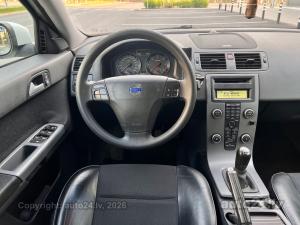 White Volvo V50 2008 in Tartu, with an engine capacity of 2.40 L and mileage of 335 thousand km for 2900 €, photo 9 on AUTOMOTO.COM.LV