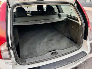 White Volvo V50 2008 in Tartu, with an engine capacity of 2.40 L and mileage of 335 thousand km for 2900 €, photo 13 on AUTOMOTO.COM.LV