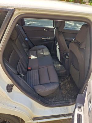 White Volvo V50 2008 in Riga, with an engine capacity of 2.00 L and mileage of 286 thousand km for 3500 €, photo 13 on AUTOMOTO.COM.LV