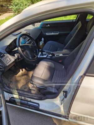 White Volvo V50 2008 in Riga, with an engine capacity of 2.00 L and mileage of 286 thousand km for 3500 €, photo 14 on AUTOMOTO.COM.LV