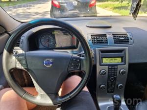 White Volvo V50 2008 in Riga, with an engine capacity of 2.00 L and mileage of 286 thousand km for 3500 €, photo 15 on AUTOMOTO.COM.LV