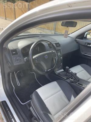 Balts Volvo V50 2008 Jelgava, ar dzinēja tilpumu 2.40 L un nobraukumu 300 tūkst. km par 3000 €, foto 10 vietnē AUTOMOTO.COM.LV