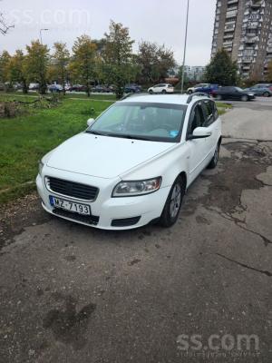 Balts Volvo V50 2008 Rīga, ar dzinēja tilpumu 1.60 L un nobraukumu 347 tūkst. km par 1800 €, foto 3 vietnē AUTOMOTO.COM.LV