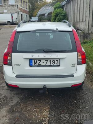 Balts Volvo V50 2008 Rīga, ar dzinēja tilpumu 1.60 L un nobraukumu 347 tūkst. km par 1800 €, foto 5 vietnē AUTOMOTO.COM.LV