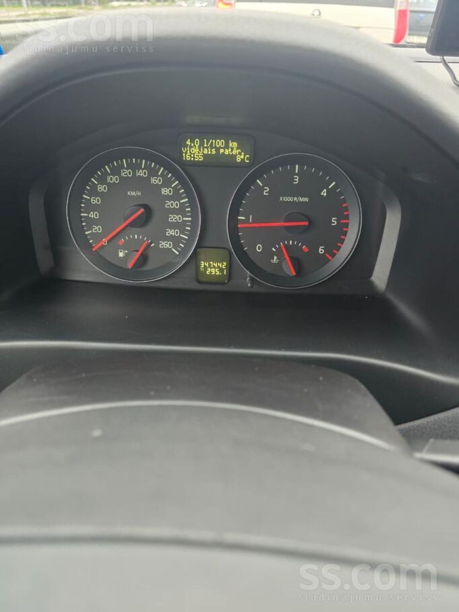 Balts Volvo V50 2008 Rīga, ar dzinēja tilpumu 1.60 L un nobraukumu 347 tūkst. km par 1800 €, foto 6 vietnē AUTOMOTO.COM.LV