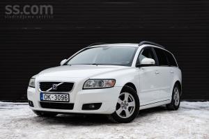 White Volvo V50 2009 in Riga, with an engine capacity of 1.60 L and mileage of 248 thousand km for 4490 €, photo  on AUTOMOTO.COM.LV