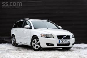 White Volvo V50 2009 in Riga, with an engine capacity of 1.60 L and mileage of 248 thousand km for 4490 €, photo 2 on AUTOMOTO.COM.LV