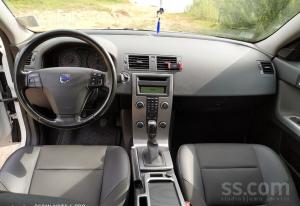 Balts Volvo V50 2009 Rīga, ar dzinēja tilpumu 2.00 L un nobraukumu 329 tūkst. km par 2900 €, foto 8 vietnē AUTOMOTO.COM.LV