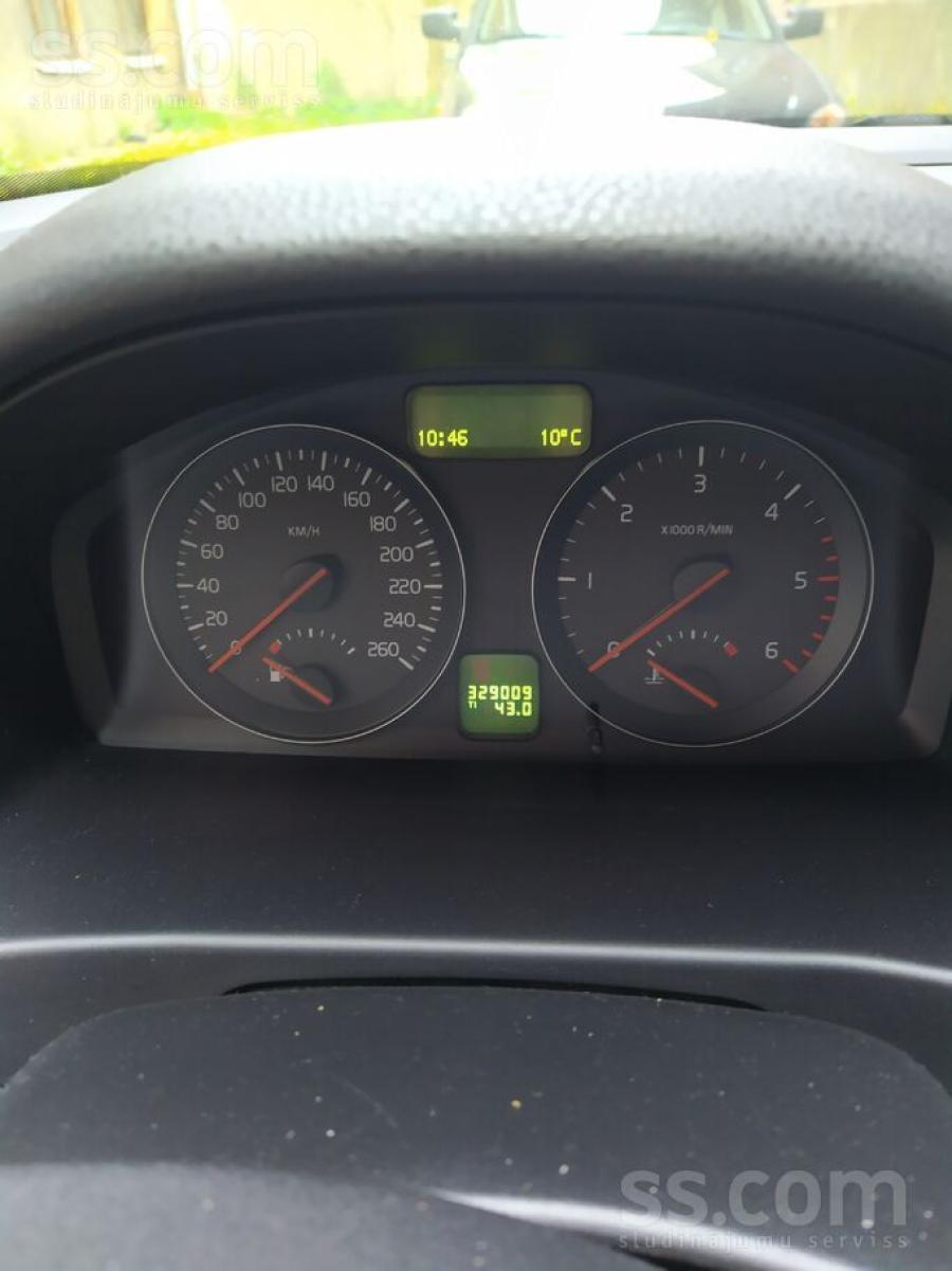 Balts Volvo V50 2009 Rīga, ar dzinēja tilpumu 2.00 L un nobraukumu 329 tūkst. km par 2900 €, foto 9 vietnē AUTOMOTO.COM.LV