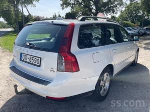 Balts Volvo V50 2009 Rīga, ar dzinēja tilpumu 1.60 L un nobraukumu 333 tūkst. km par 3290 €, foto 6 vietnē AUTOMOTO.COM.LV