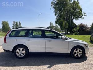 Balts Volvo V50 2009 Rīga, ar dzinēja tilpumu 1.60 L un nobraukumu 333 tūkst. km par 3290 €, foto 7 vietnē AUTOMOTO.COM.LV