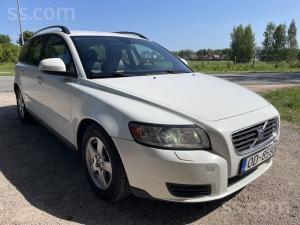 Balts Volvo V50 2009 Rīga, ar dzinēja tilpumu 1.60 L un nobraukumu 333 tūkst. km par 3290 €, foto 8 vietnē AUTOMOTO.COM.LV