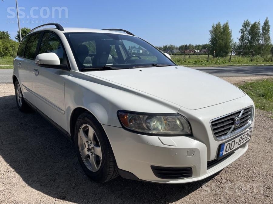 Balts Volvo V50 2009 Rīga, ar dzinēja tilpumu 1.60 L un nobraukumu 333 tūkst. km par 3290 €, foto 8 vietnē AUTOMOTO.COM.LV