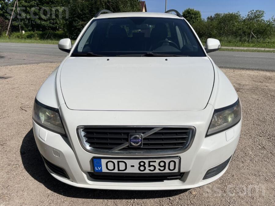 Balts Volvo V50 2009 Rīga, ar dzinēja tilpumu 1.60 L un nobraukumu 333 tūkst. km par 3290 €, foto 9 vietnē AUTOMOTO.COM.LV