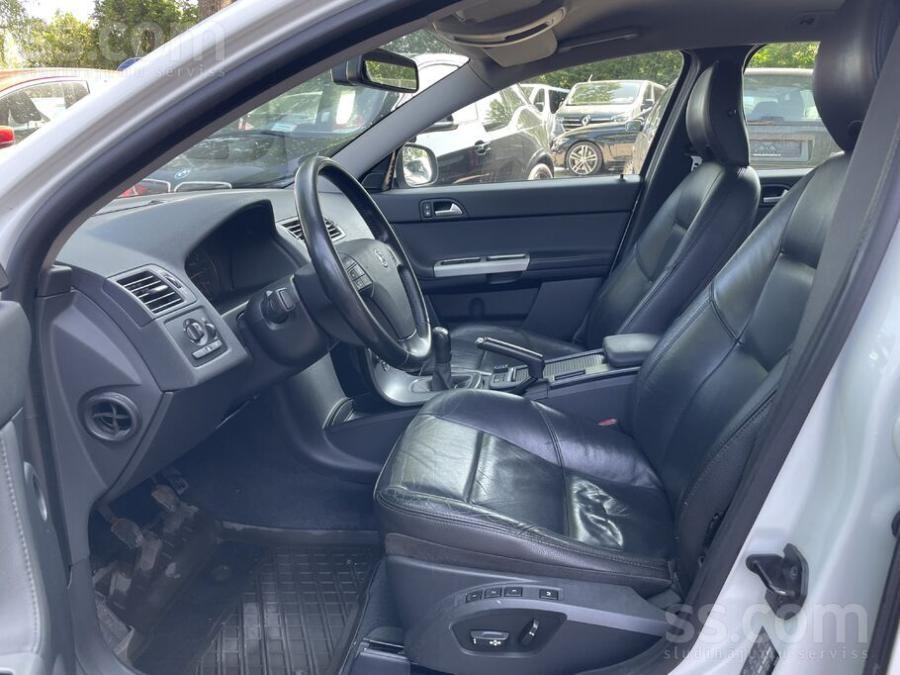 Balts Volvo V50 2009 Rīga, ar dzinēja tilpumu 1.60 L un nobraukumu 333 tūkst. km par 3290 €, foto 11 vietnē AUTOMOTO.COM.LV