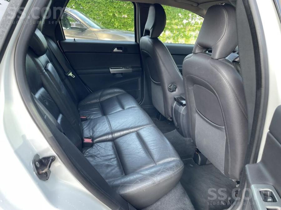 Balts Volvo V50 2009 Rīga, ar dzinēja tilpumu 1.60 L un nobraukumu 333 tūkst. km par 3290 €, foto 17 vietnē AUTOMOTO.COM.LV