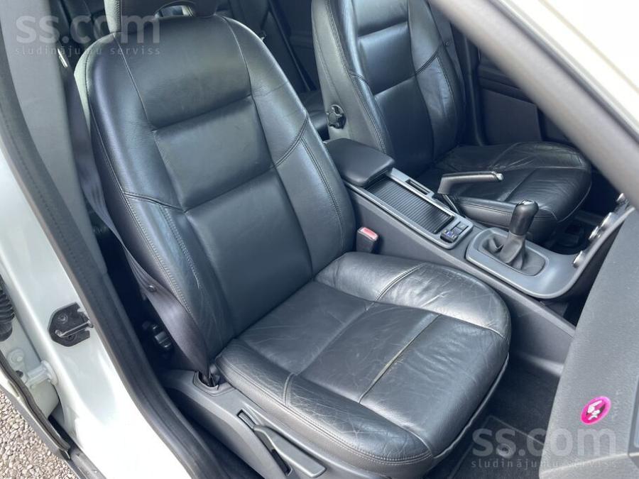 Balts Volvo V50 2009 Rīga, ar dzinēja tilpumu 1.60 L un nobraukumu 333 tūkst. km par 3290 €, foto 19 vietnē AUTOMOTO.COM.LV