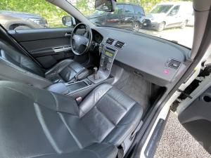 Balts Volvo V50 2009 Rīga, ar dzinēja tilpumu 1.60 L un nobraukumu 333 tūkst. km par 3290 €, foto 20 vietnē AUTOMOTO.COM.LV