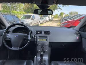 Balts Volvo V50 2009 Rīga, ar dzinēja tilpumu 1.60 L un nobraukumu 333 tūkst. km par 3290 €, foto 22 vietnē AUTOMOTO.COM.LV