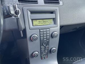 Balts Volvo V50 2009 Rīga, ar dzinēja tilpumu 1.60 L un nobraukumu 333 tūkst. km par 3290 €, foto 25 vietnē AUTOMOTO.COM.LV
