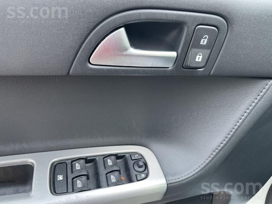 Balts Volvo V50 2009 Rīga, ar dzinēja tilpumu 1.60 L un nobraukumu 333 tūkst. km par 3290 €, foto 27 vietnē AUTOMOTO.COM.LV