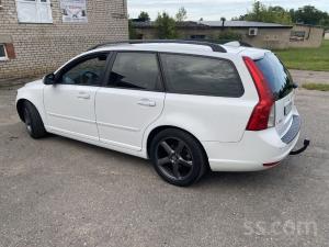 Balts Volvo V50 2009 Ludza, ar dzinēja tilpumu 2.00 L un nobraukumu 0 tūkst. km par 3500 €, foto 8 vietnē AUTOMOTO.COM.LV