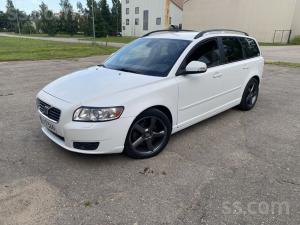 Balts Volvo V50 2009 Ludza, ar dzinēja tilpumu 2.00 L un nobraukumu 0 tūkst. km par 3500 €, foto 10 vietnē AUTOMOTO.COM.LV