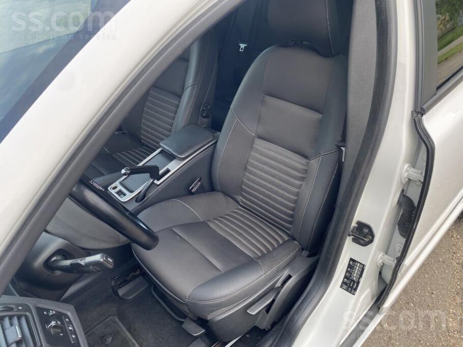 Balts Volvo V50 2009 Ludza, ar dzinēja tilpumu 2.00 L un nobraukumu 0 tūkst. km par 3500 €, foto 14 vietnē AUTOMOTO.COM.LV