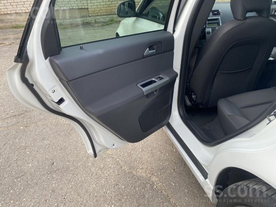 Balts Volvo V50 2009 Ludza, ar dzinēja tilpumu 2.00 L un nobraukumu 0 tūkst. km par 3500 €, foto 15 vietnē AUTOMOTO.COM.LV